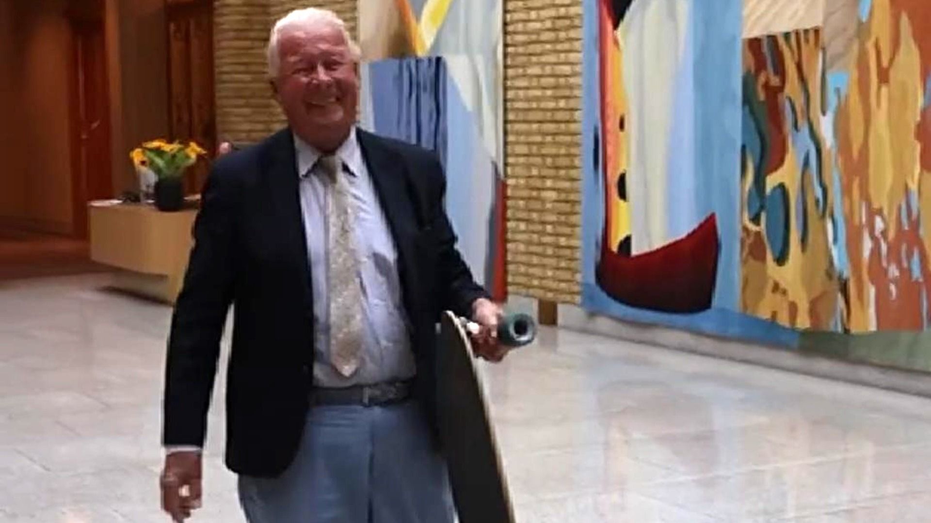 Slik har du aldri sett Carl I. Hagen