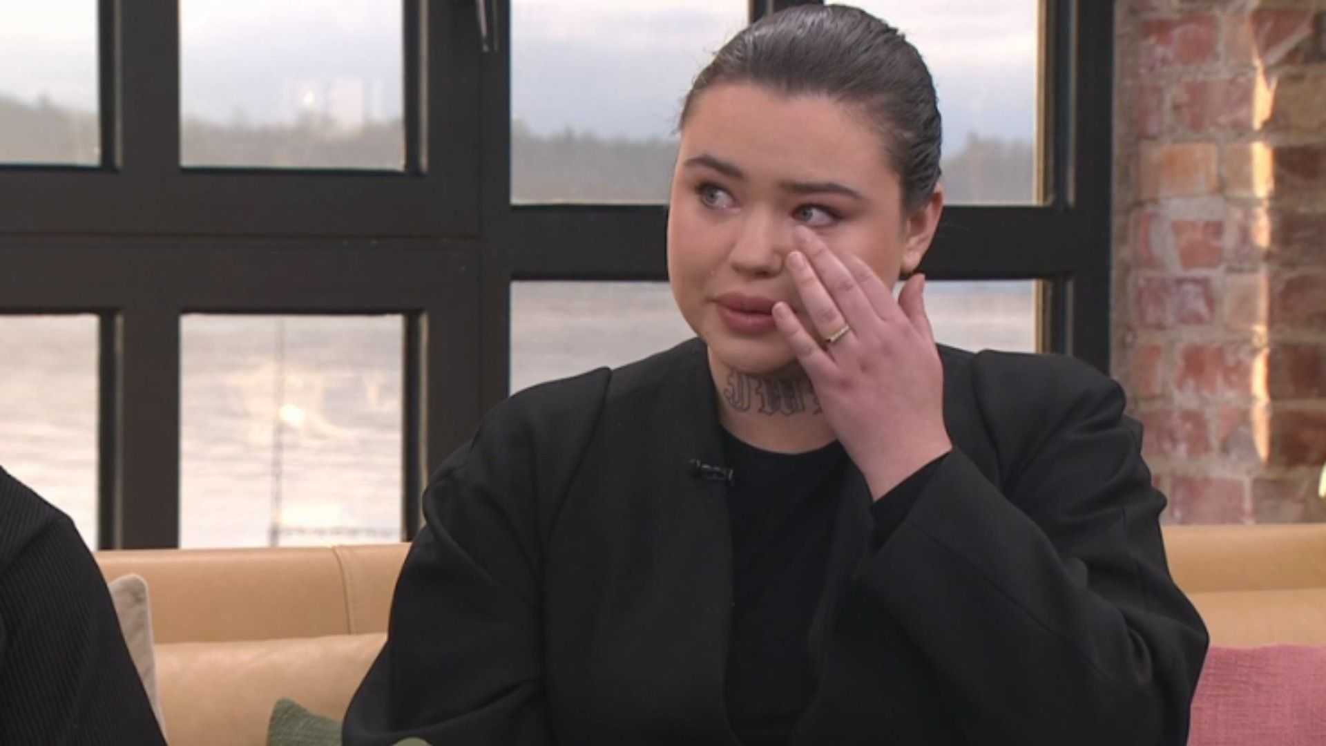 Line (23) har blitt avvist hele livet: – Hatt så mange år med indre smerte