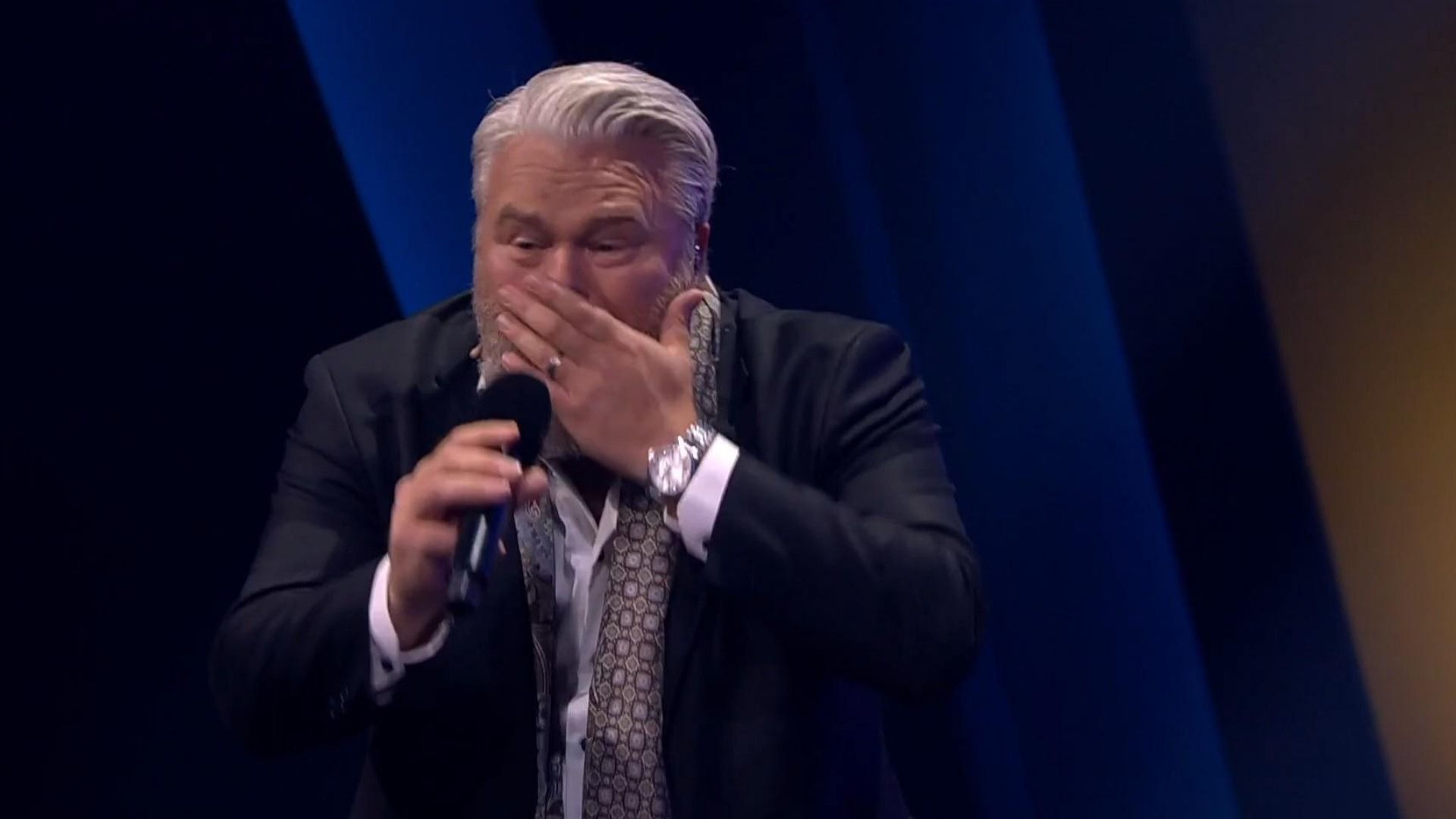 Rein Alexander setter seg ned i sjokk: – Var det et frieri?