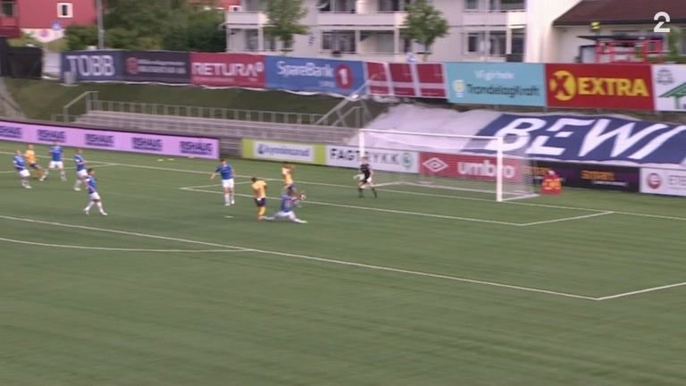 Mål: Furtado 0-1 (9)