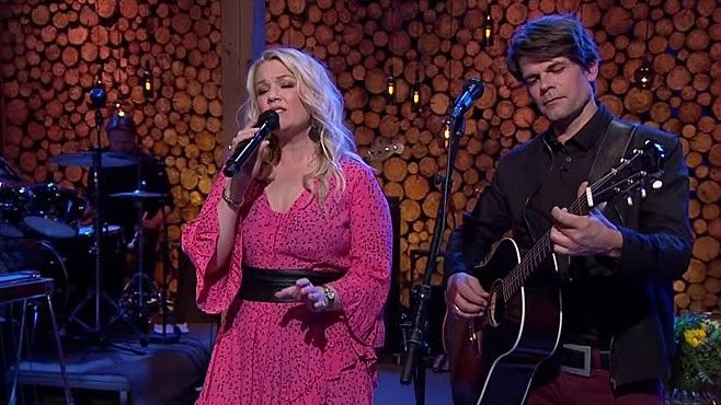 Maria Hauksaas Mittet og Lars Bremnes synger nordnorsk-klassiker