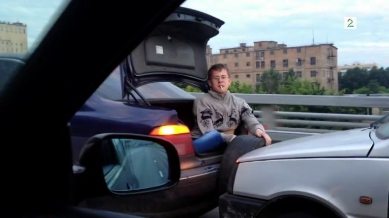 Slik har du aldri sett noen «taue» en bil før