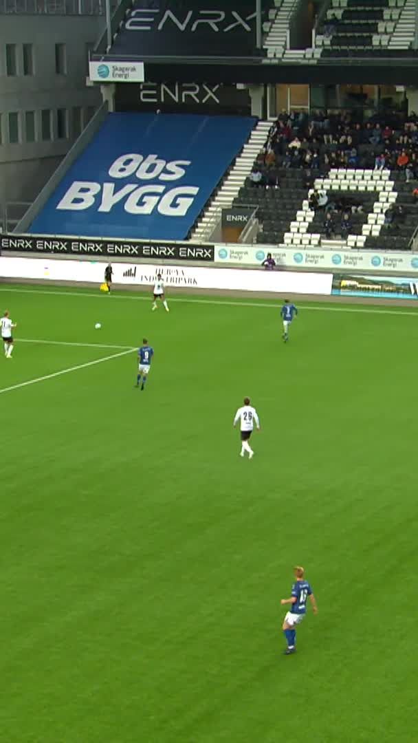 78’ - Sjanse til David Hickson
