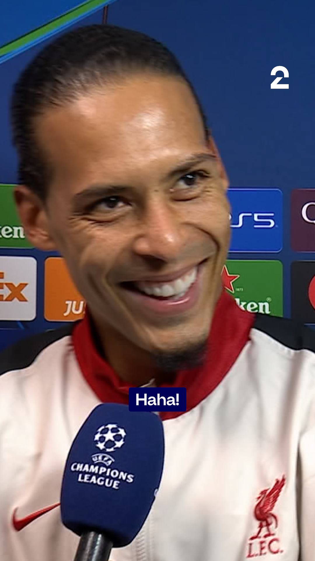 Van Dijk blir satt ut av reporter