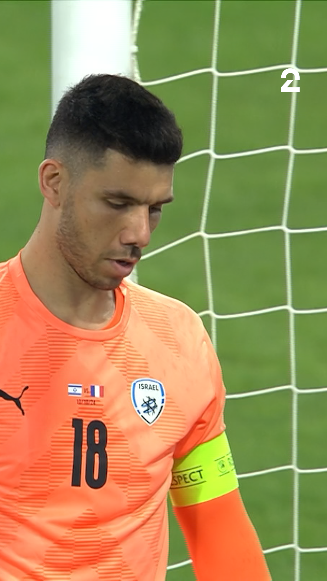 Kjempetabbe av Israels keeper