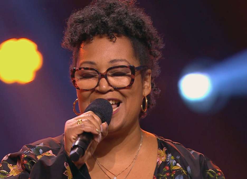 Tracee Meyn synger «I Hope You Dance»