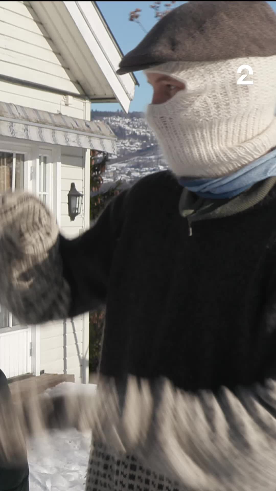 Okkuperer hus for å hindre motorveg