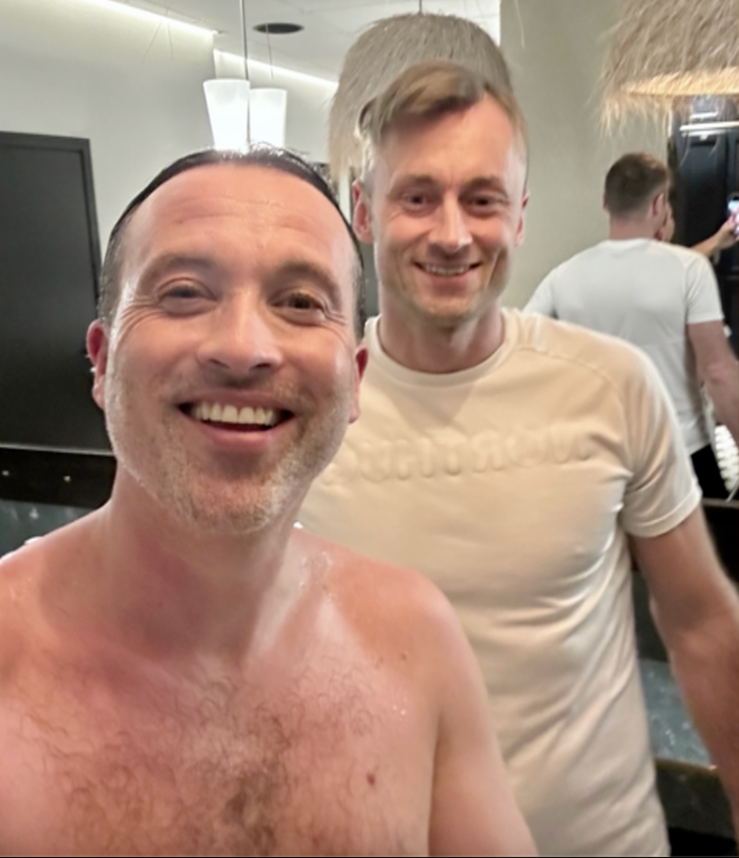 Avslører møte: – Tok en dusj sammen