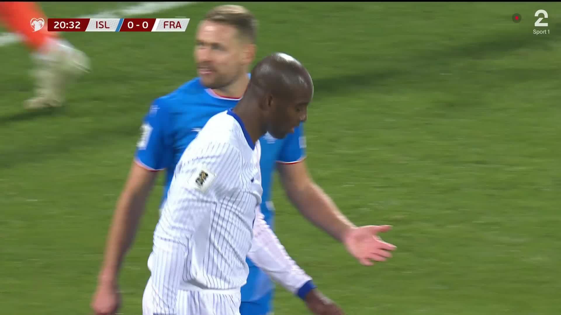 21’ - Sjanse til Jean-Philippe Mateta