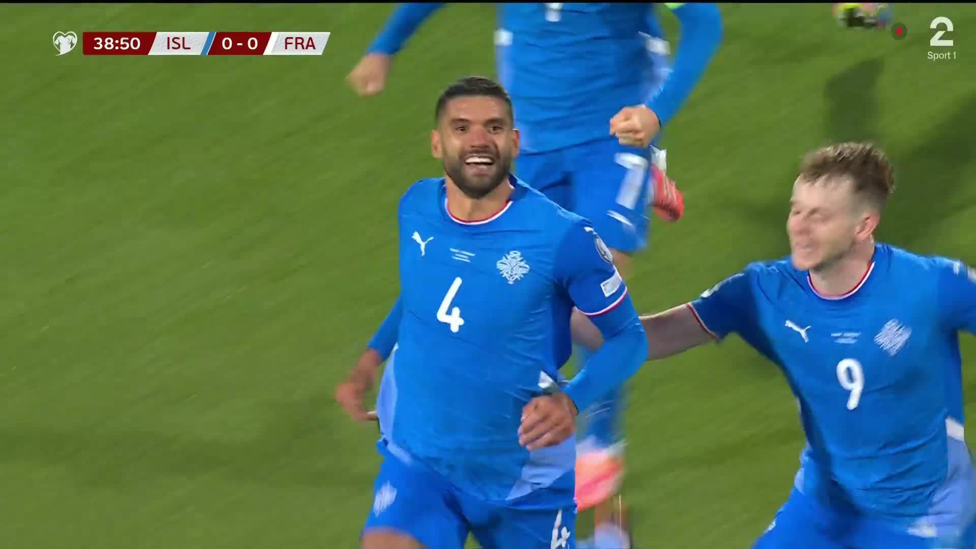 40’ - Mål av Victor Pálsson (1-0)