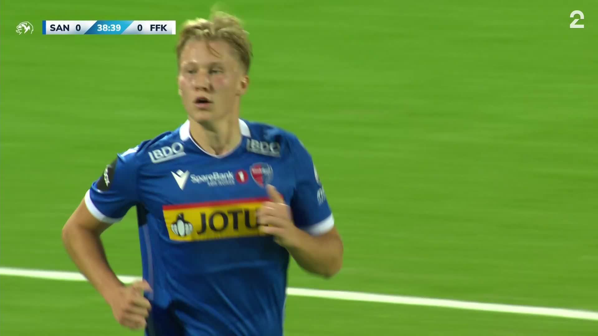 40’ - Sjanse til Edvard Sundbø Pettersen