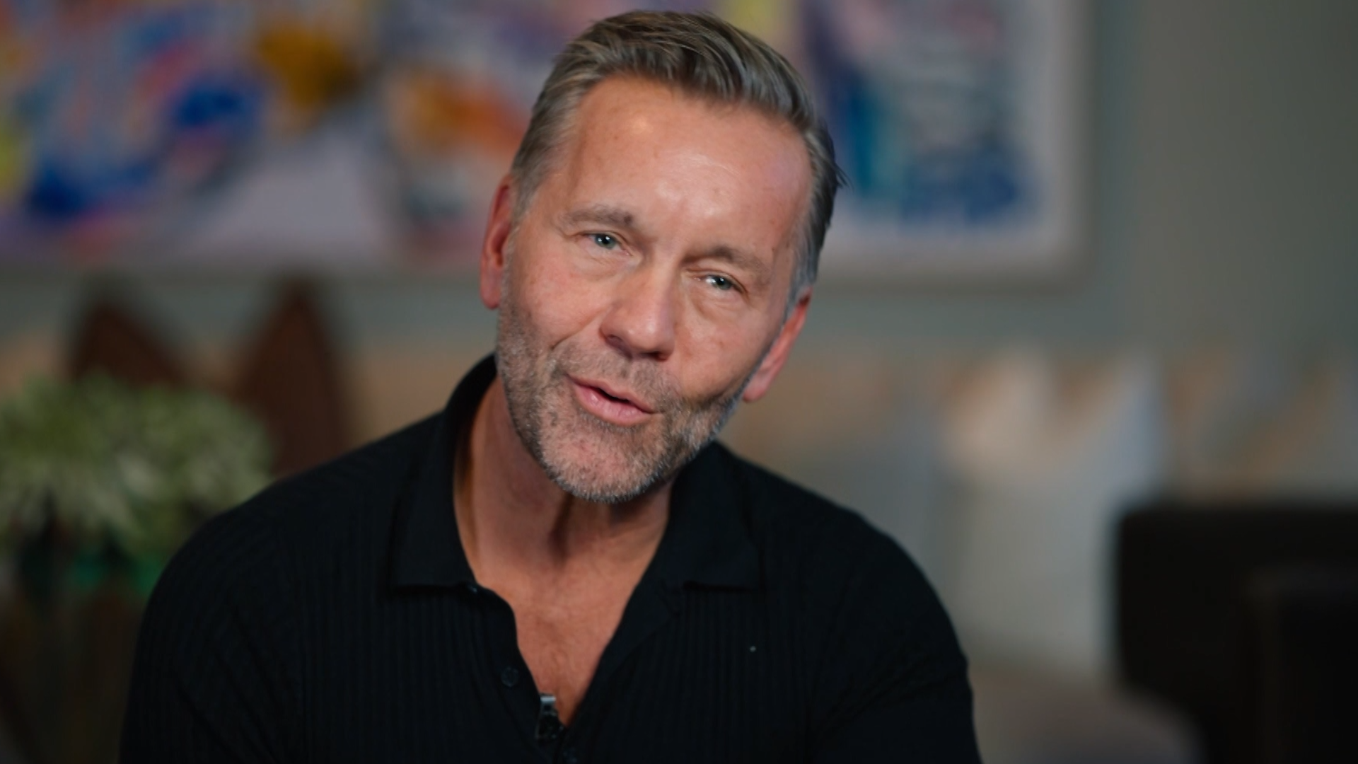 Her renner begeret over