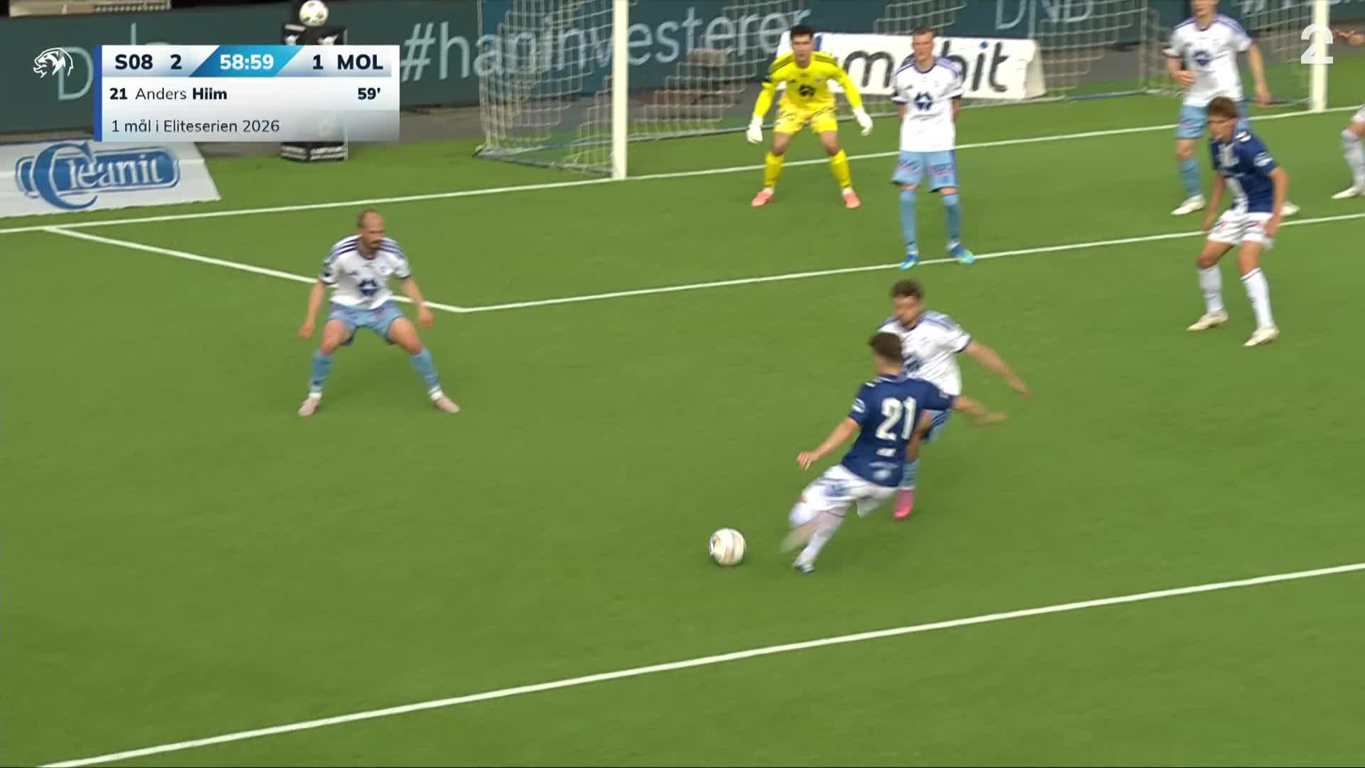 59’ - Sjanse til Noa Williams