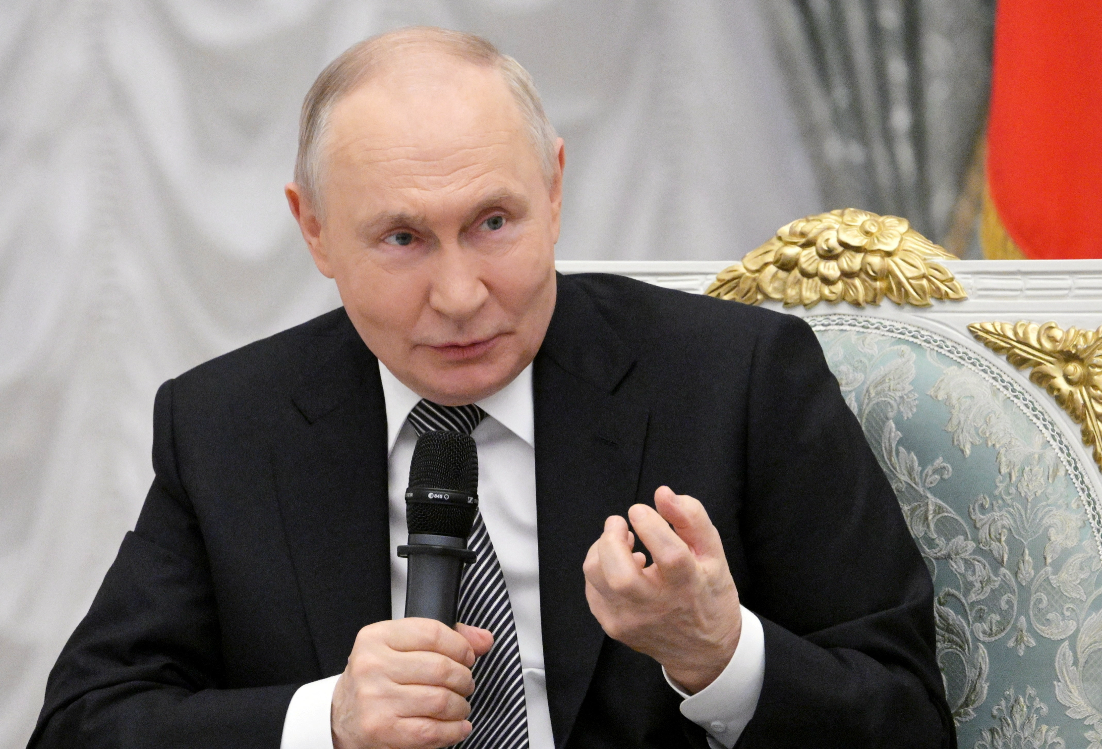 Håner Putin